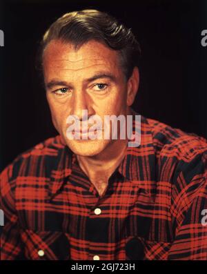 GARY COOPER circa 1946 Colour Portrait in suit and tie Stock Photo - Alamy