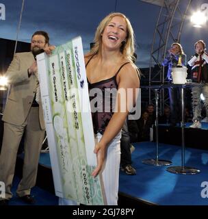 Britt Goodwin celebrates after winning Big Brother Stock Photo - Alamy