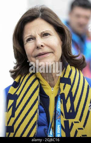 SOCHI 2014-02-14 Sweden's King Carl XVI Gustaf with silver medalist ...