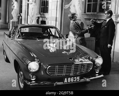1968 - Crown prince Carl Gustaf from Sweden and Pia degermark at party ...