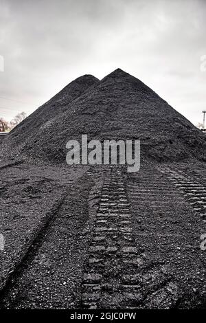 Coalmine KWK Piast in energy, power, environment night coal Colliery mÃ ...