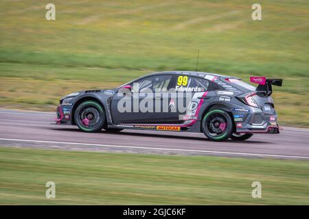 Jade Edwards, Honda Civic Type R, BTCC bounces back into action in ...