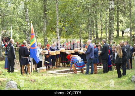 The ceremony in which the skulls of 25 Sami people where reburied in ...