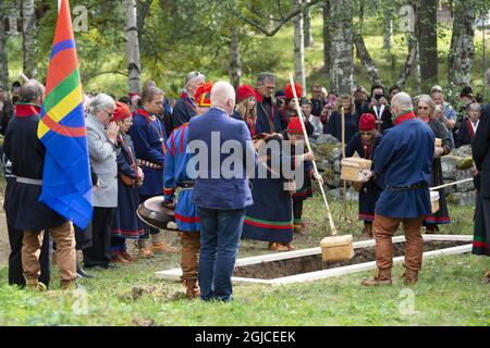 The ceremony in which the skulls of 25 Sami people where reburied in ...