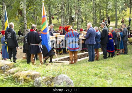 The ceremony in which the skulls of 25 Sami people where reburied in ...