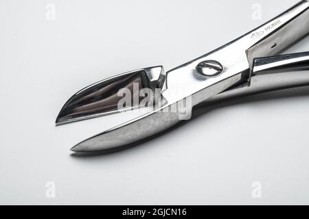 surgery instrument Scalpels, forceps, scissors, retractors, and clamps ...