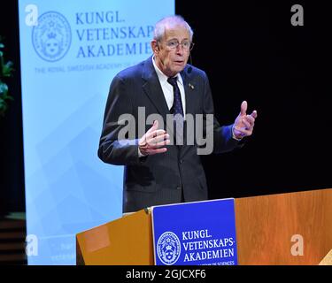 Physics Laureate James Peebles speaks during his Nobel Lecture "How ...