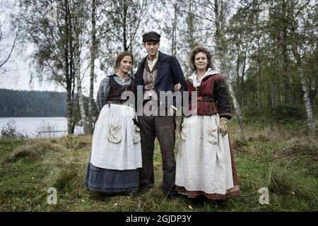 GUSTAF SKARSGARD and LISA CARLEHED in THE EMIGRANTS (2021) -Original ...