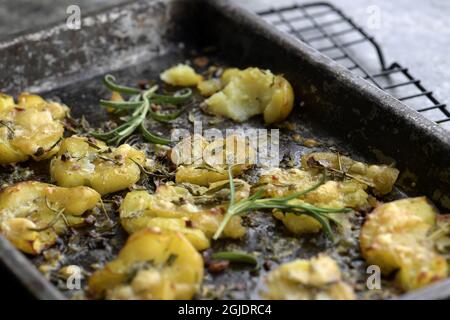 Rosemary roasted potatoes with Vasterbotten cheese. Photo Janerik ...
