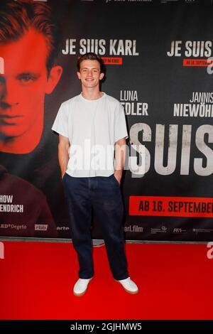 Berlin, Germany. 09th Sep, 2021. Interior Senator Andreas Geisel (r ...