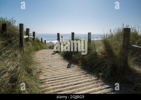 Littlehampton West beach sand dunes with boardwalk path Site of Special ...