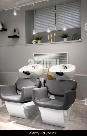 Inside empty hair salon Stock Photo - Alamy