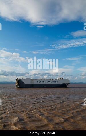RoRo Hoegh Tracer heading to Royal Portbury docks Stock Photo - Alamy