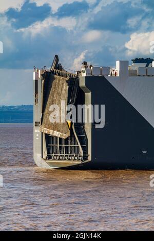 RoRo Hoegh Tracer heading to Royal Portbury docks Stock Photo - Alamy