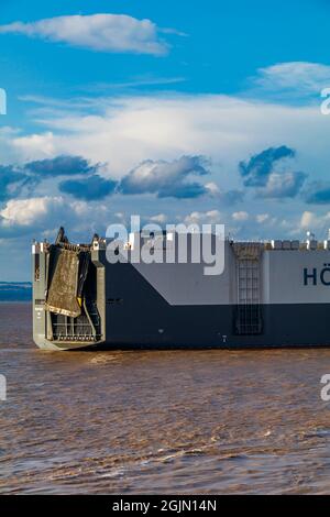 RoRo Hoegh Tracer heading to Royal Portbury docks Stock Photo - Alamy