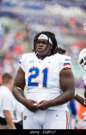 Florida defensive lineman Desmond Watson performs a drill during the ...