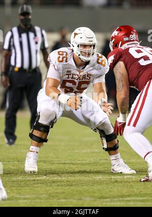 Texas offensive lineman Jake Majors lifts weights at the NFL football ...