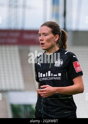 Lena Ostermeier (SGS Essen, #18), Cornelia Kramer (Bayer 04 Leverkusen ...