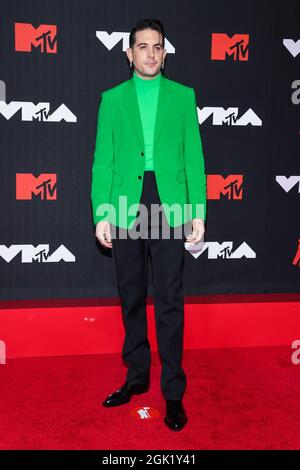 G-Eazy walking on the red carpet at the 2021 MTV Video Music Awards ...