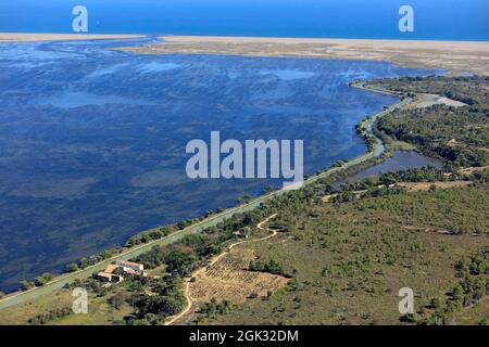 FRANCE, AUDE. THE ROBINE CHANNEL, NORTH OF PORT-LA-NOUVELLE, ON THE ...