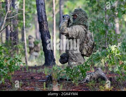A student assigned to the U.S. Army John F. Kennedy Special Warfare ...