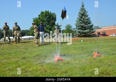 DoD STEM K-12 Physics Teacher Grayling Mercer oversees JROTC cadets ...