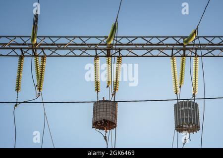 high-frequency stopper, High frequency line trap on high-voltage ...