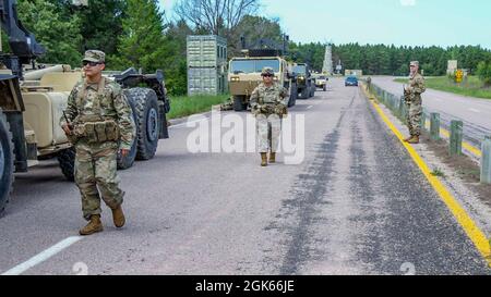 Soldiers assigned to 4th Battalion, 409th Brigade Support Battalion ...