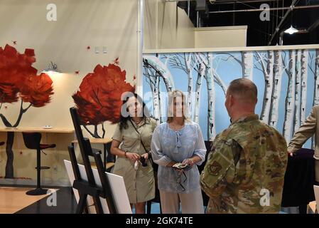 Cindy Wilsbach, First Lady of Pacific Air Forces (PACAF), learns about ...