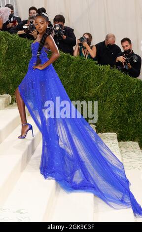 NEW YORK - SEPTEMBER 13: Amanda Lepore at V 109 Launch Party Presented ...