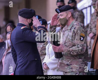 Maj. Gen. Brian Winski, outgoing division commander of the 101st ...