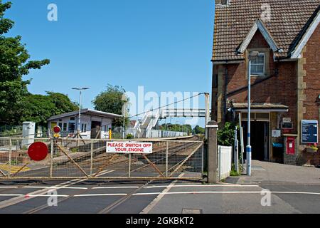 Traditional crossing gates at Wye Railway Station, Wye, Kent The old ...
