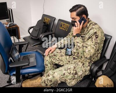 MOUNTAIN VIEW, Ca. Navy Recruiters stationed at Navy Talent Acquisition ...