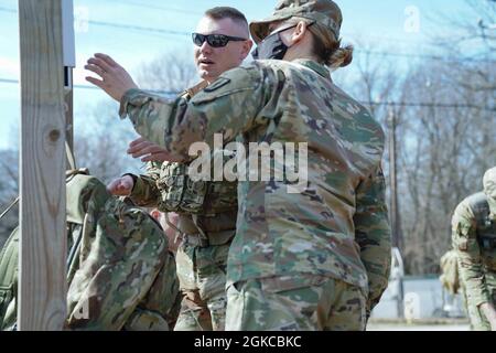 Members of the 629th Military Intelligence Battalion, Maryland Army ...