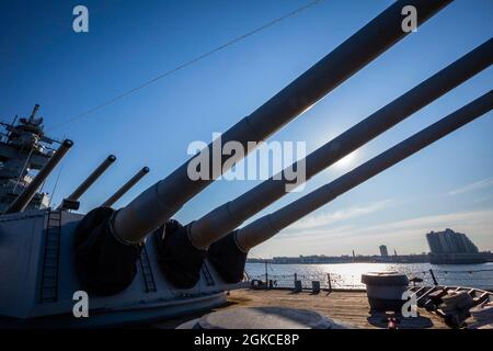 Forward gun turrets on the USS Iowa and the 6-16 inch guns Stock Photo ...