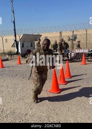 Task Force Iron Castle Engineers and Kuwaiti Land Force Soldiers from ...