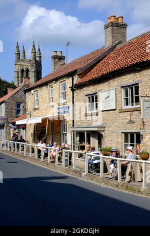 helmsley town centre, north yorkshire, england Stock Photo - Alamy