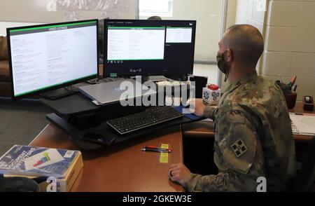 Sgt. 1st Class Dennis J. Valora, battalion mechanical maintenance ...