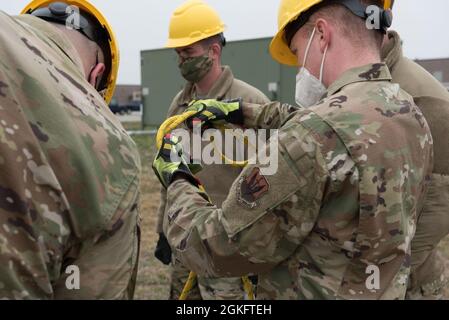 Airmen from the 212th Engineering Installation Squadron train for ...