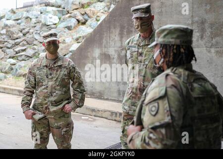 From left, Staff Sgt. Jesse Haynes looks through a PAS-13B Thermal ...