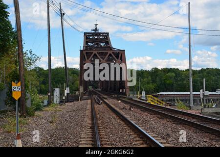The Clinton Railroad Bridge competed in 1909 between Iowa and Illinois ...