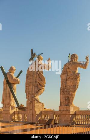 Facade of a Building in Rome City, Italy Stock Photo - Alamy