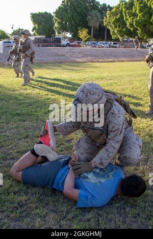 A Marine with the Advanced Machine Gunner Course, Advanced Infantry ...