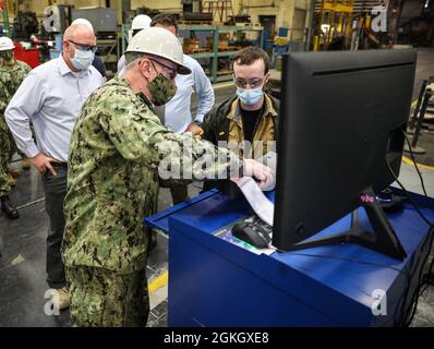 Adm. William Lescher, Vice Chief of Naval Operations, touring Code 930 ...