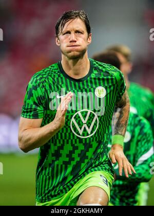 LILLE, FRANCE - SEPTEMBER 14: Wout Weghorst of VfL Wolfsburg during the ...