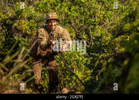 Soldiers with the 25th Infantry Division reach the final stretch of the ...