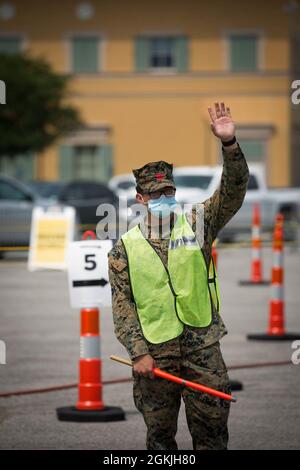 Members of the 1ST Landing Support Battalion (LSB), 1ST Marine Division ...