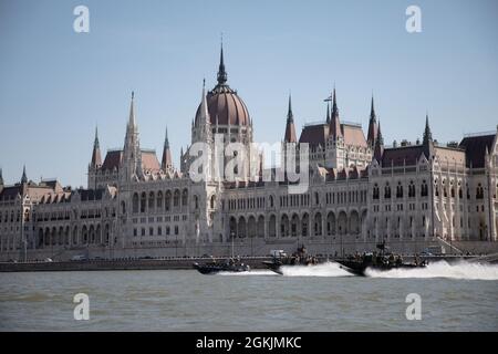 Hungarian Special Operations Forces and Naval Special Warfare operators ...