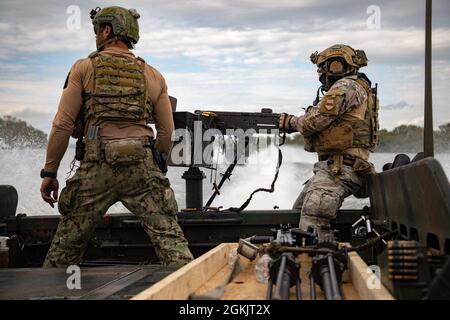 Hungarian Special Operations Forces and Naval Special Warfare operators ...