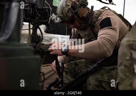Hungarian Special Operations Forces and Naval Special Warfare operators ...